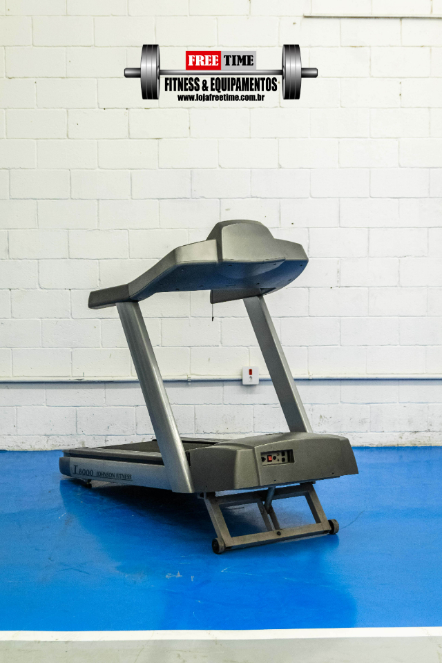 Esteira Profissional Johnson com inclinação T8000 usado por R$6.490,00